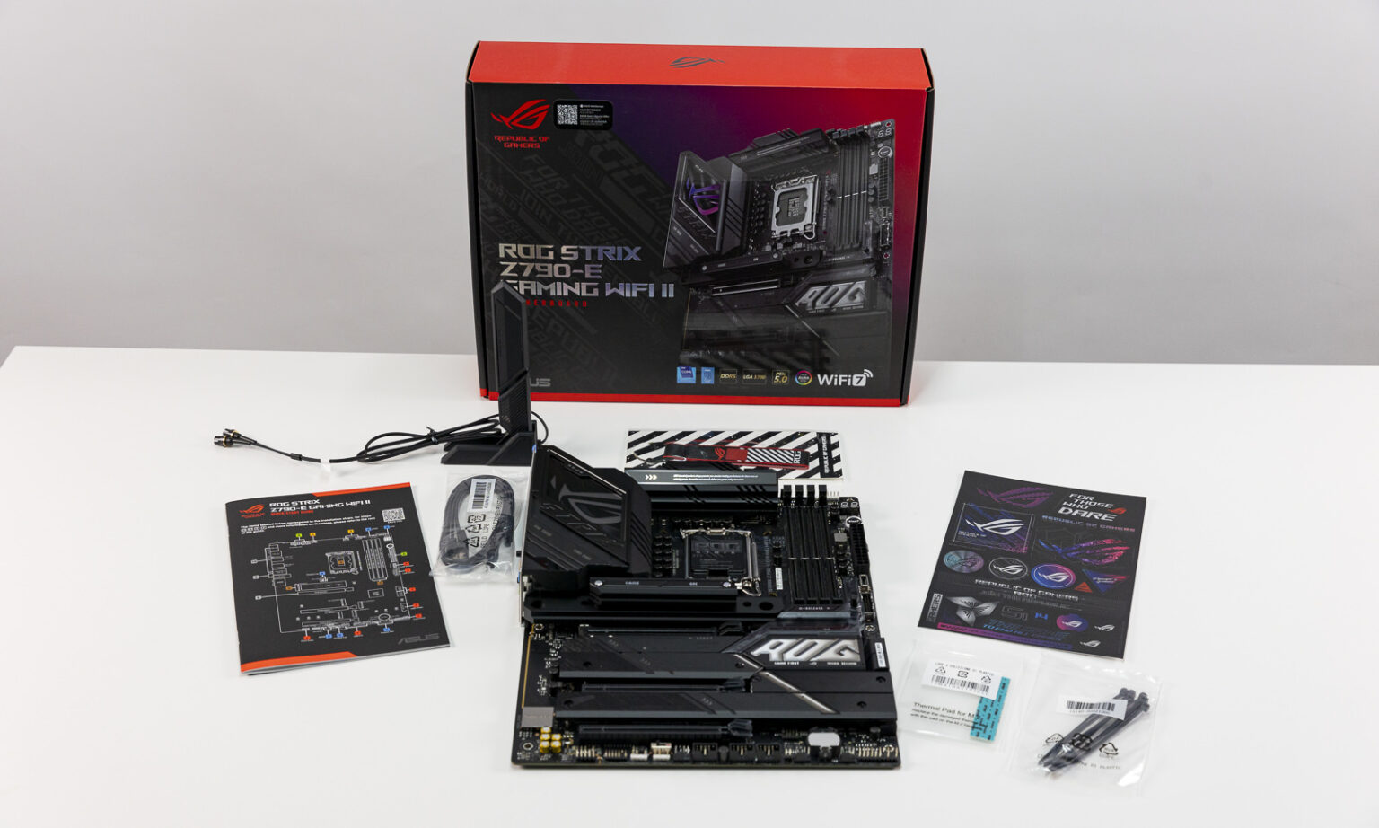 PREVIEW: ROG STRIX Z790-E GAMING WIFI II oferă minimalism fără compromisuri